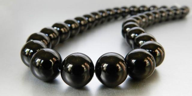 how-to-choose-black-pearls