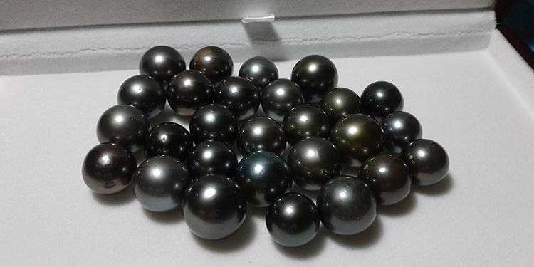 how-to-choose-black-pearls