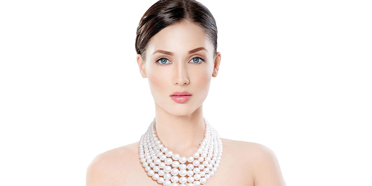 How to Match Makeup with Pearls for a Stunning Look