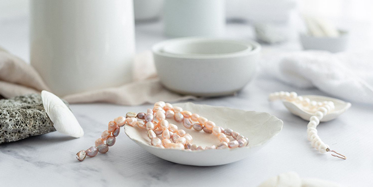 Pearl Elegance Preserved: A Comprehensive Guide to Cleaning and ...