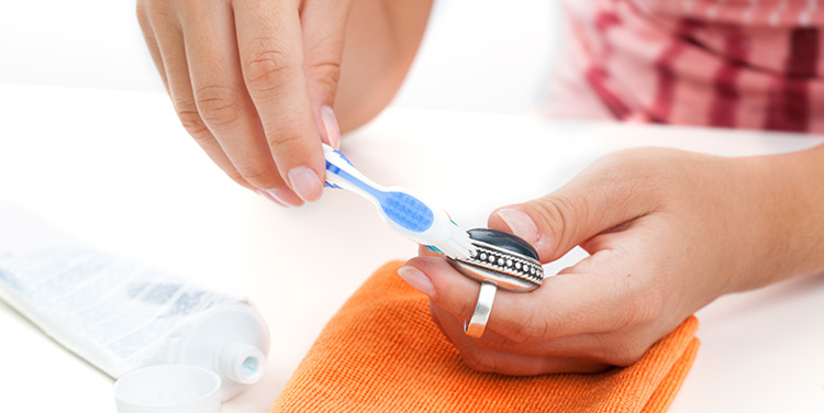 Pearl Elegance Preserved: A Comprehensive Guide to Cleaning and ...