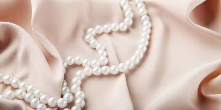 Pearl Elegance Preserved: A Comprehensive Guide to Cleaning and ...