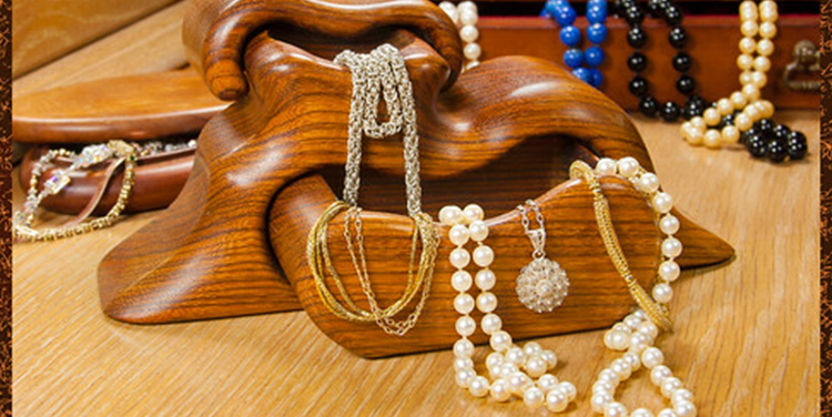 Pearl Elegance Preserved: A Comprehensive Guide to Cleaning and ...