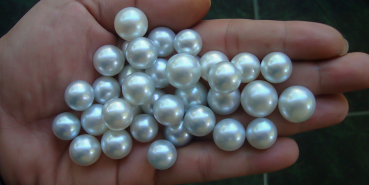 A Quick Guide to Choosing the Perfect Pearl Color