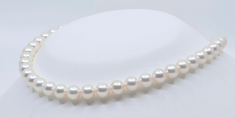 A Quick Guide to Choosing the Perfect Pearl Color