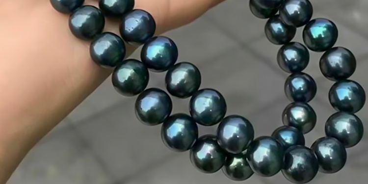 A Quick Guide to Choosing the Perfect Pearl Color