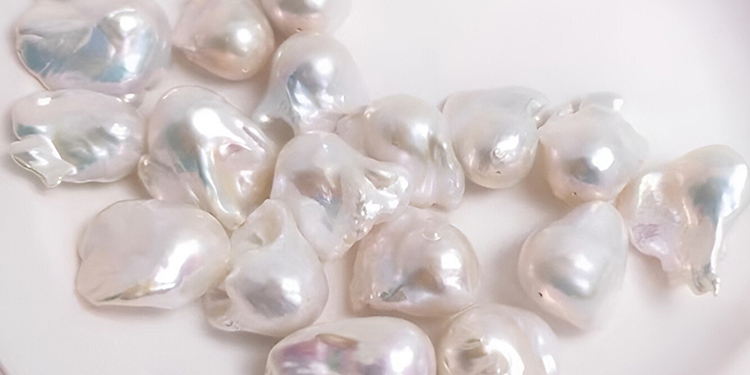 What Are Baroque Pearls & Why Are They So Irresistible?