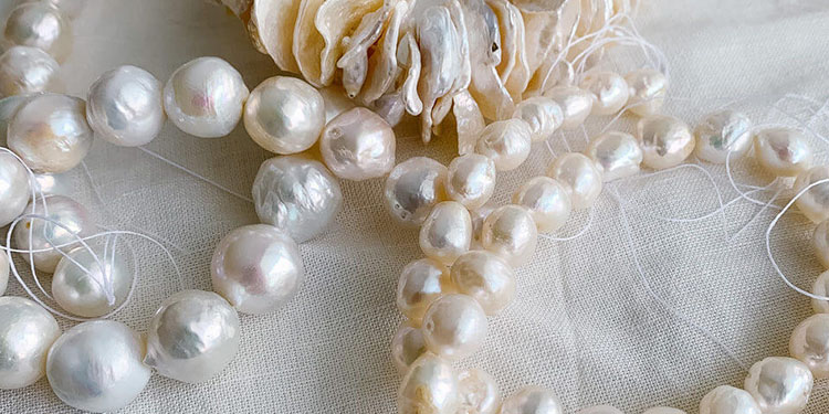What Are Baroque Pearls & Why Are They So Irresistible?