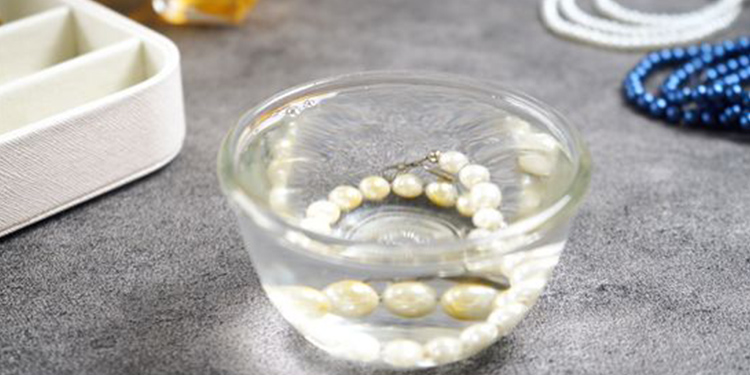 Caring for Your Pearls: Preventing Peeling and Damage