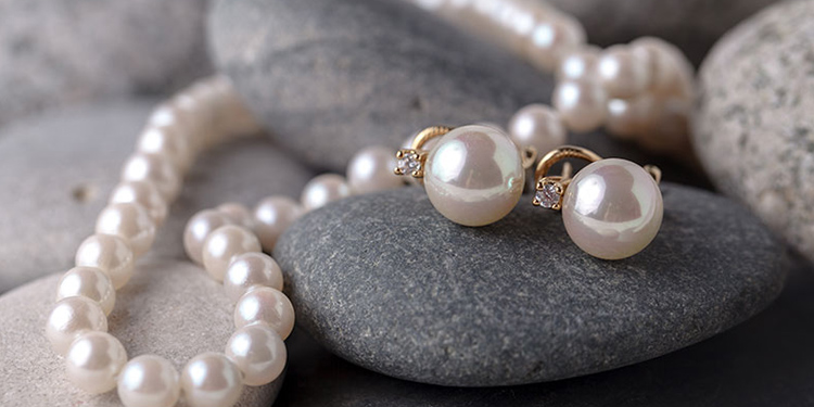 Caring for Your Pearls: Preventing Peeling and Damage