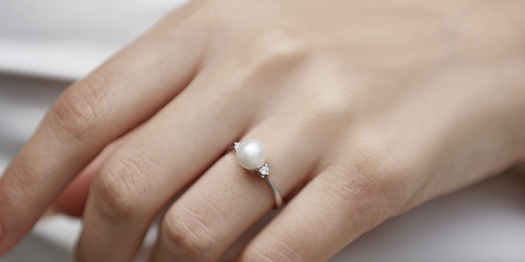 Everything You Need to Know About Pearl Rings