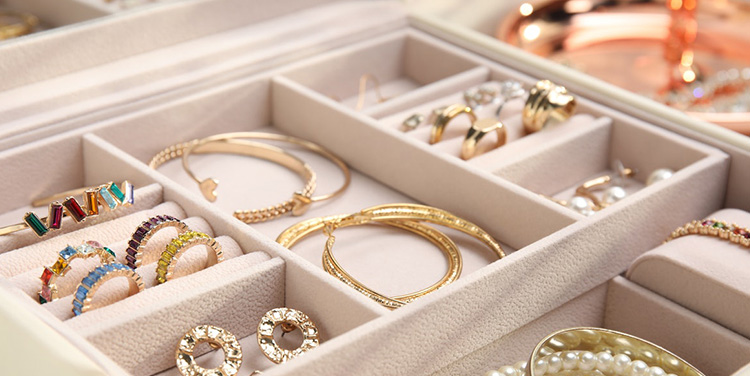 How Should You Store Your Jewelry: Tips & Tricks
