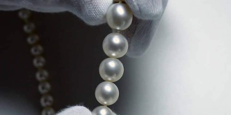 How to Buy Pearls: Everything You Need to Know
