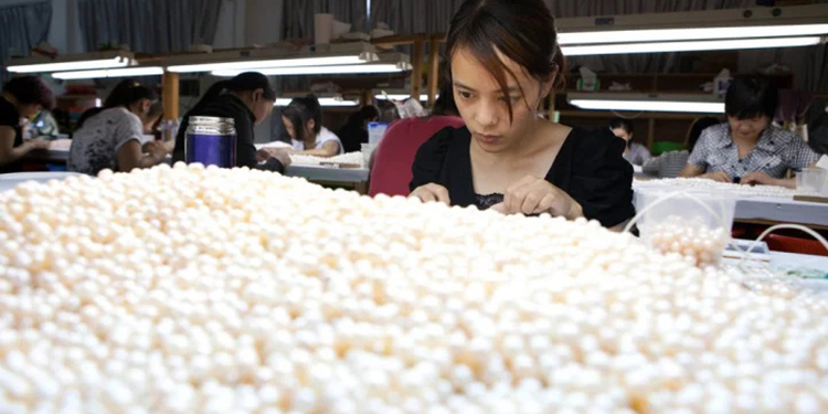How to Buy Pearls: Everything You Need to Know