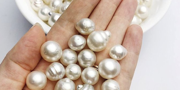 How to Tell if a Pearl is Real? 6 Easy Steps to Find Out!