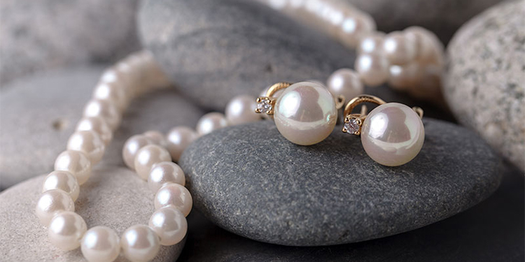 How to Clean Your Pearls - A Comprehensive Guide