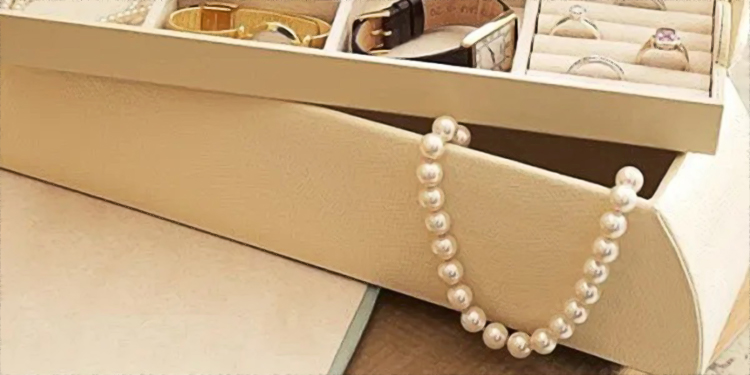 How to Clean Your Pearls - A Comprehensive Guide