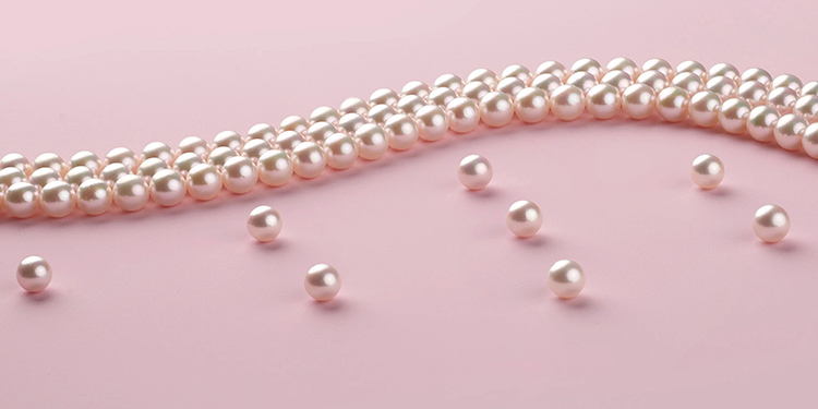 Japanese Akoya vs. Chinese Freshwater Pearls Comparison