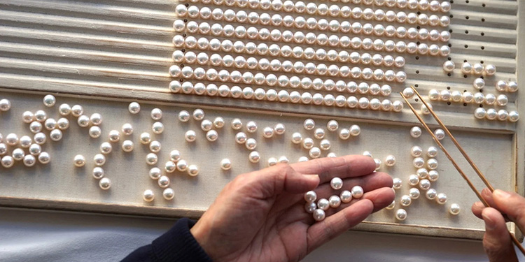 Japanese Pearls: Akoya, Biwa & Kasumi