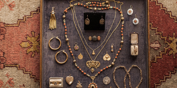 Types of Jewelry: The Ultimate Guide on All Jewelry Styles, Materials ...