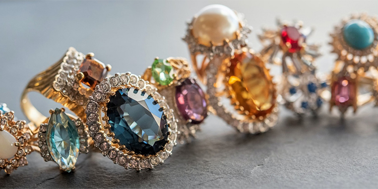 Types of Jewelry: The Ultimate Guide on All Jewelry Styles, Materials ...