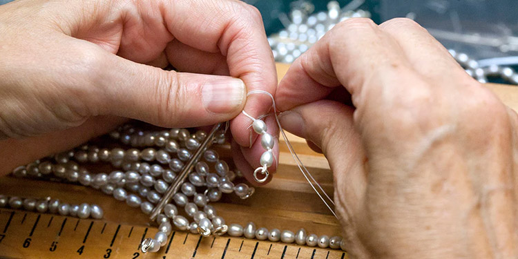 Can I Restring My Pearl Jewelry