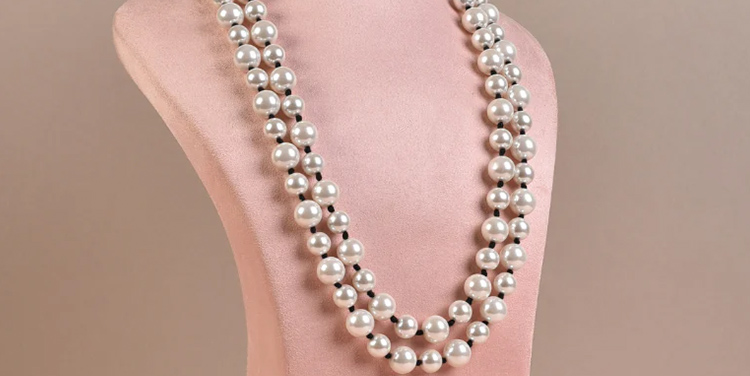 How Can I Style My Pearl Rope Necklace?