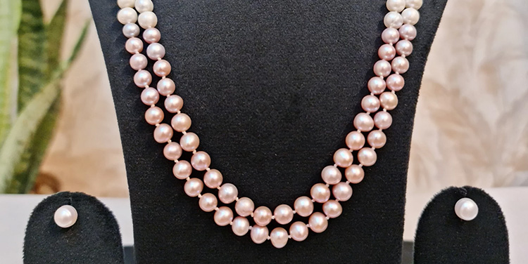 How Can I Style My Pearl Rope Necklace?