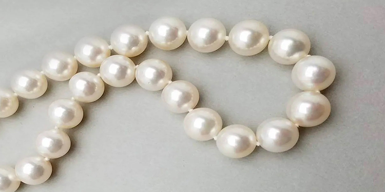 The Ultimate Guide to Choosing the Perfect Pearl Color
