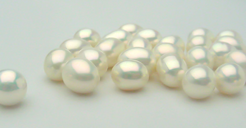 Pearl Luster: What is it? How Does the Pearl Luster Impact Pearl's Value?