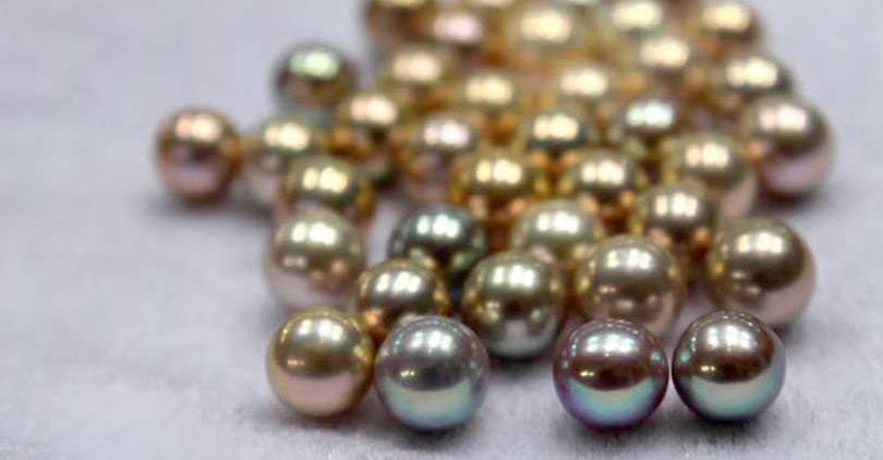 Pearl Luster: What is it? How Does the Pearl Luster Impact Pearl's Value?