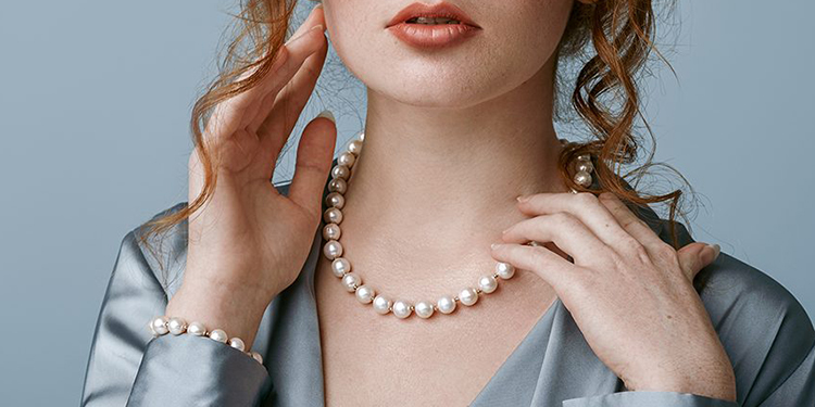 The Ultimate Guide to Pearl Necklace Care: Expert Tips and FAQs