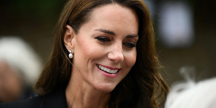 Captivating Pearl Elegance: Princess Kate's Iconic Pearl Earring Selections