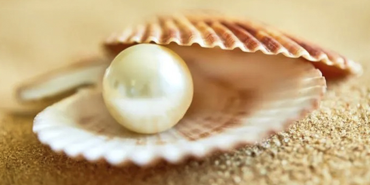 The History of June Birthstones: How Did They Become So Popular?