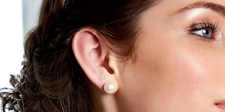 How to Wear Different Types of Pearl Earrings