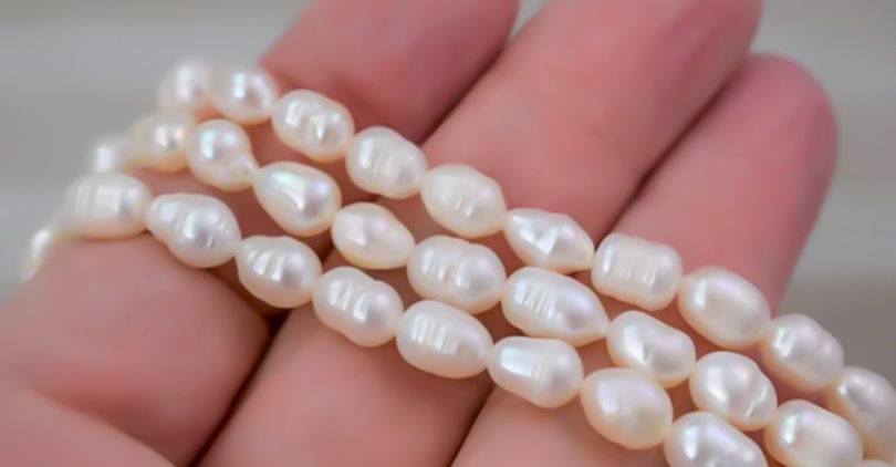 What Do Pearls Mean in a Relationship?
