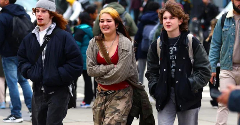 What Makes the 90s Grunge Aesthetic So Popular with Gen Z?