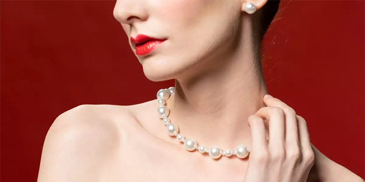 List of the Most Popular White Gemstones: Meanings & Properties