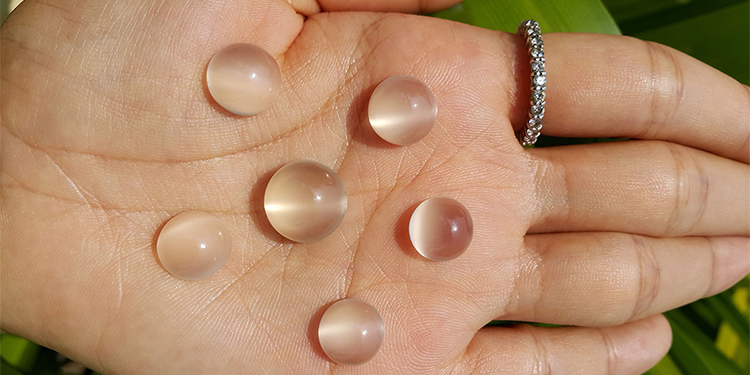 List of the Most Popular White Gemstones: Meanings & Properties